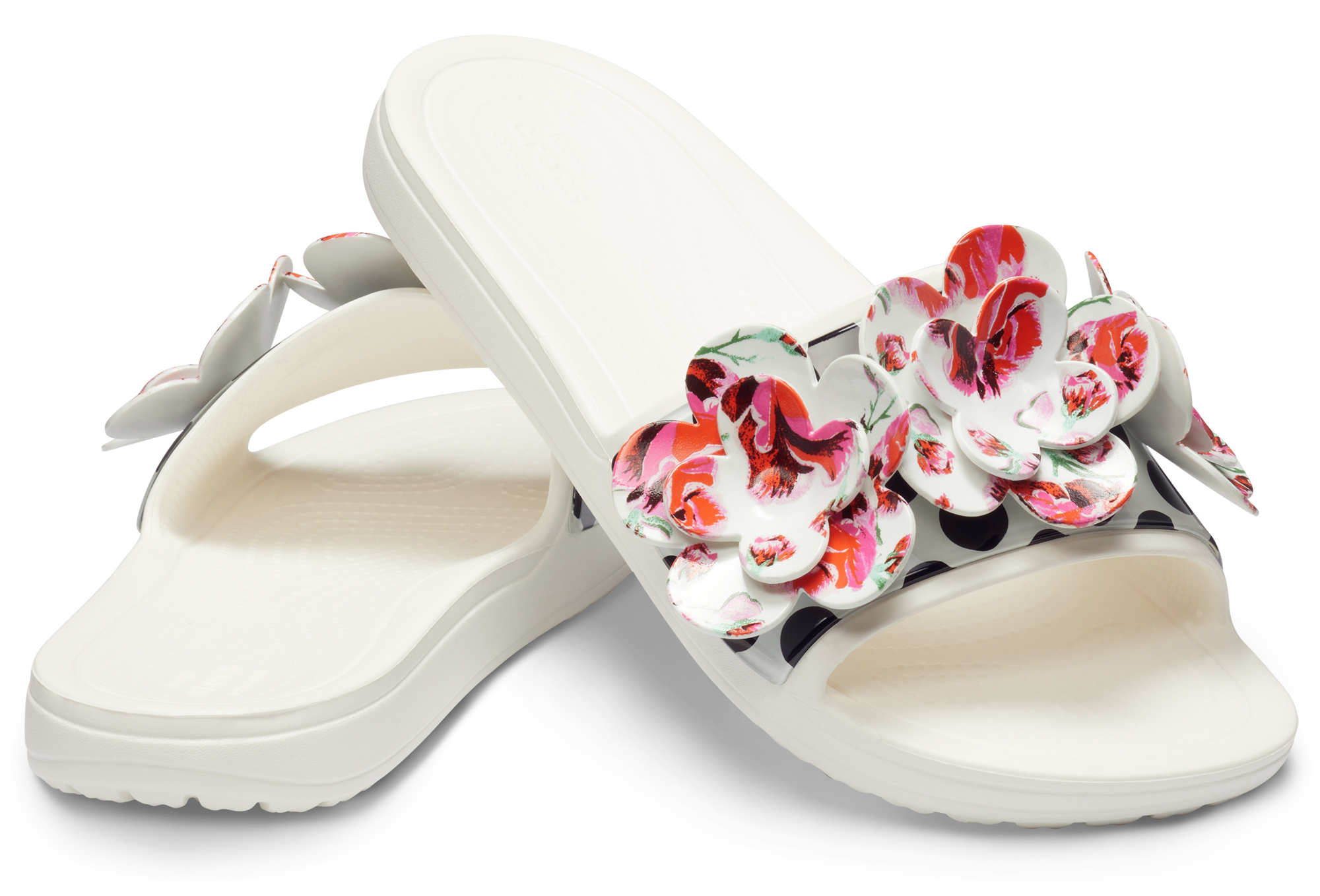 Novos Crocs 3D vêm com aplicações de flores e até de pérolas: veja ...